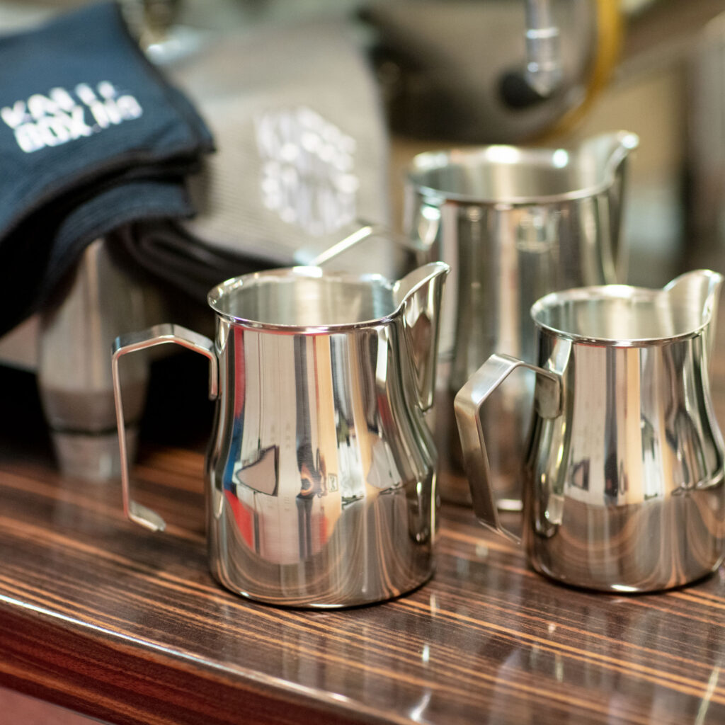 Stainless Steel Milk Steaming Pitcher - KaffeBox.no