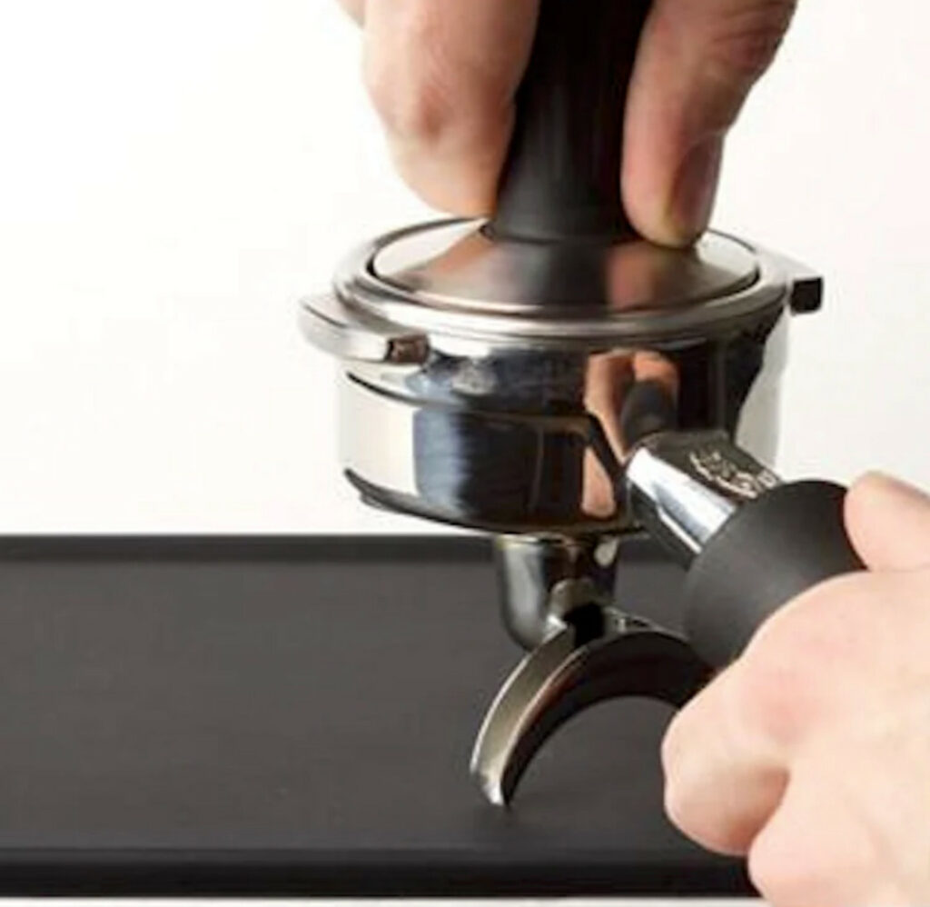 Cafelat Small Flat Silicone Rubber Mat - KaffeBox.no